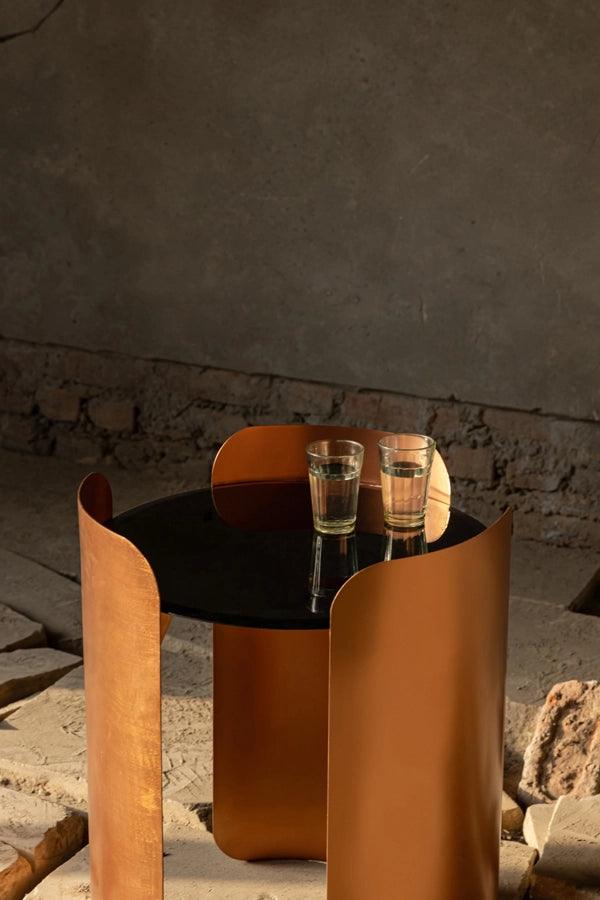 Hug Side Table – Nama Home